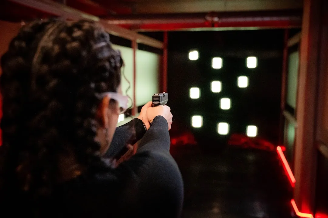 Experience Alpha Guns London (Aldgate): Shooting ranges in London ...